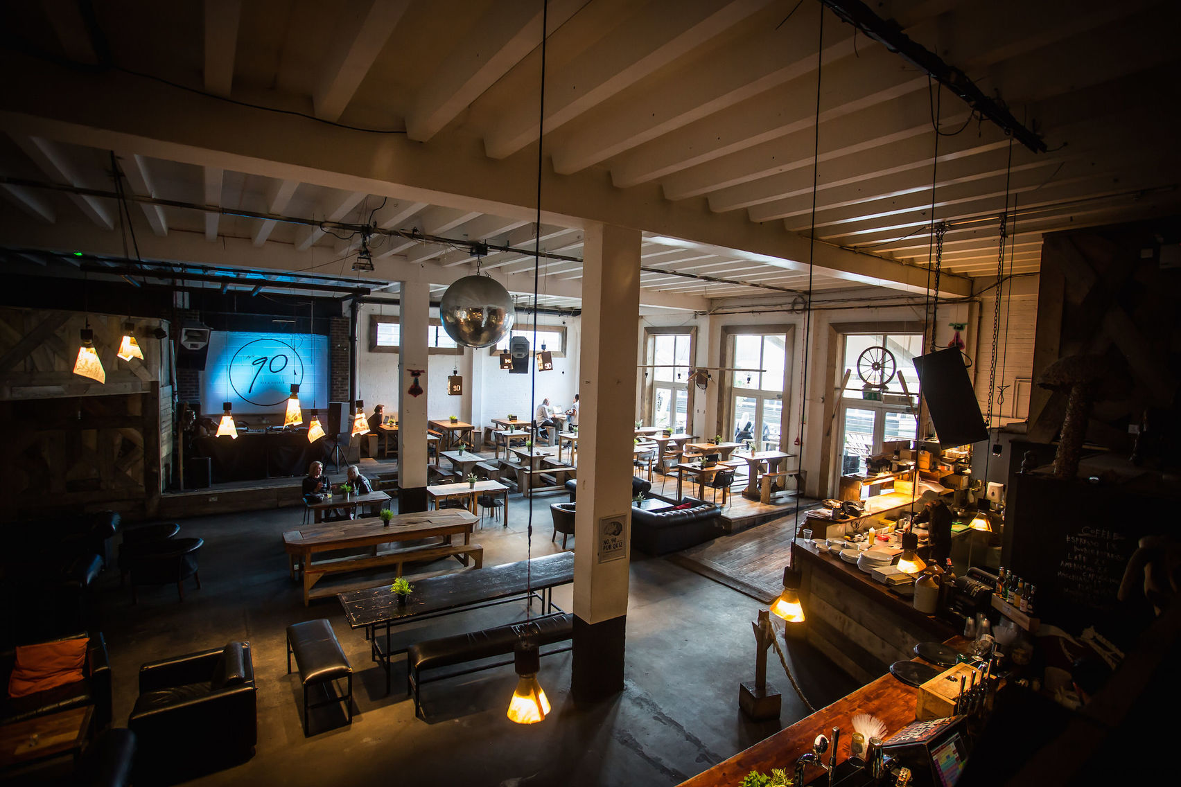 Book Exclusive Hire, Number 90 (London) – HeadBox