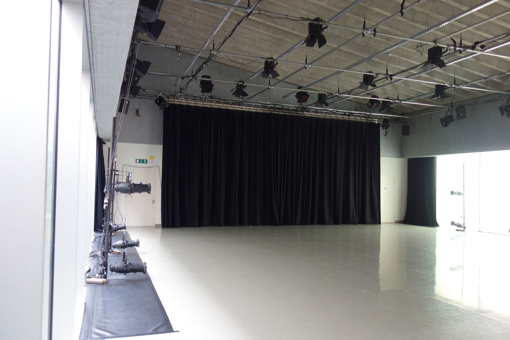 Book Studio Theatre, Laban Building (London) – HeadBox