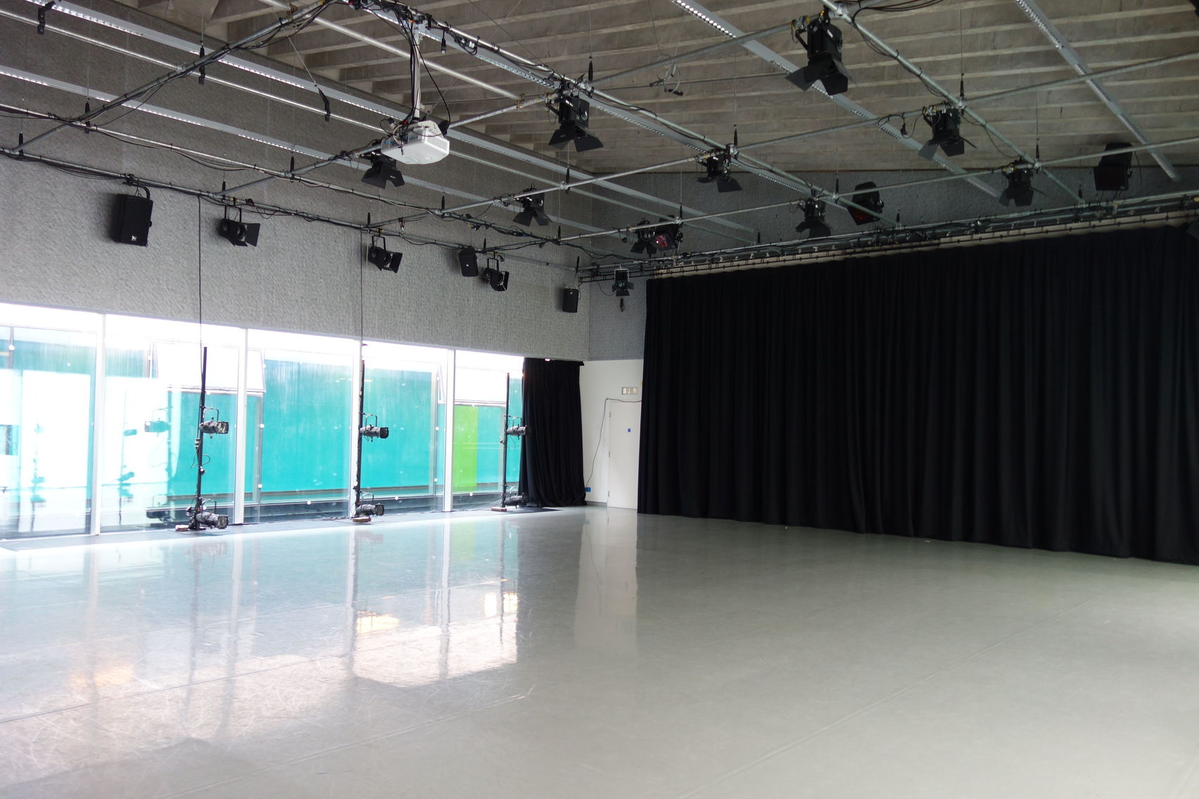 Book Studio Theatre, Laban Building (London) – HeadBox
