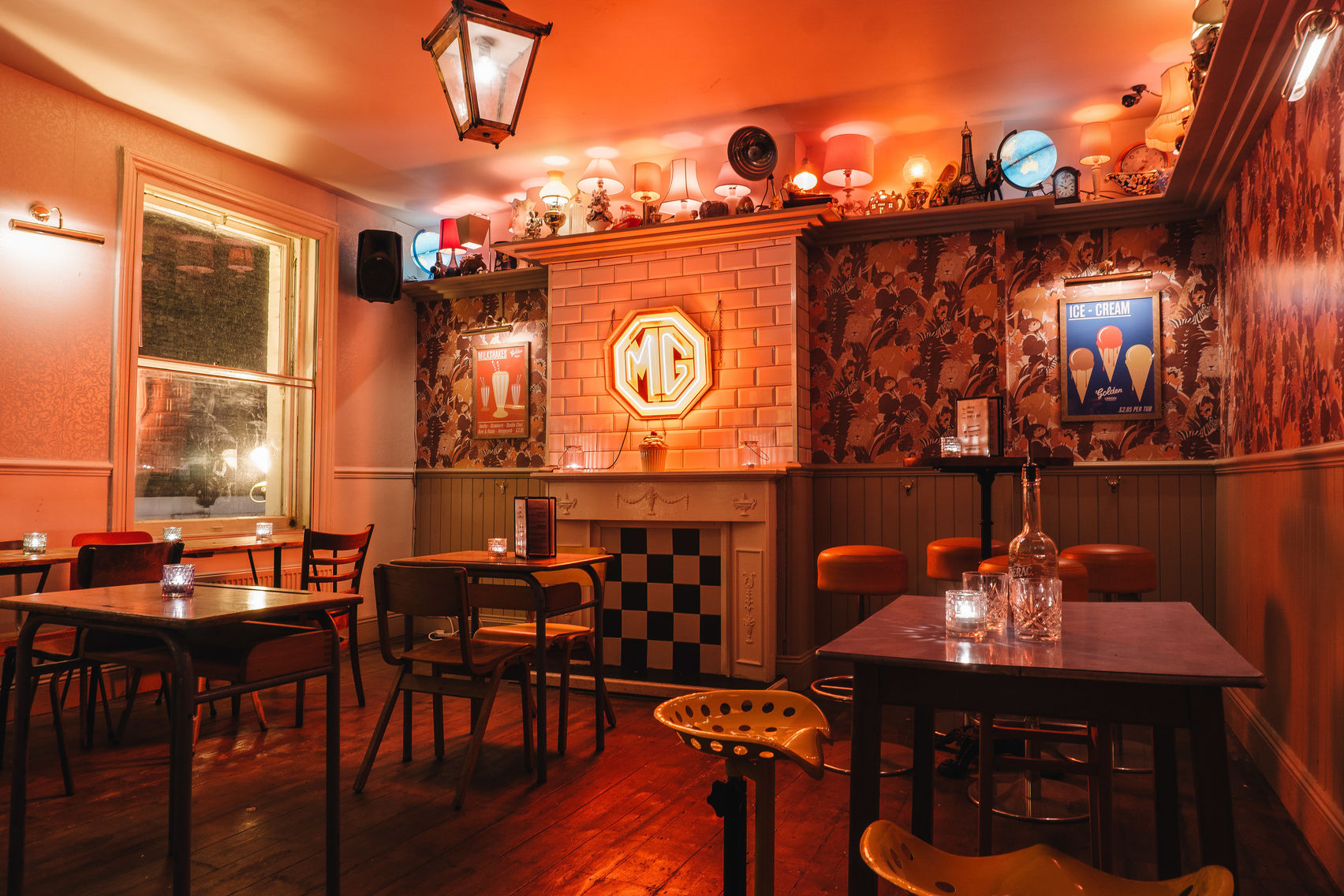 Book Full Venue Hire, Simmons | Soho (London) – HeadBox